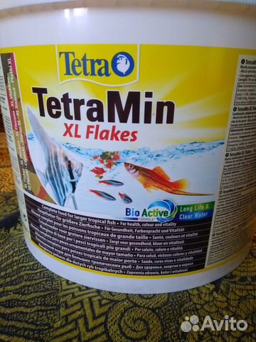 Гуппи, корм TetraMin XL Flakes